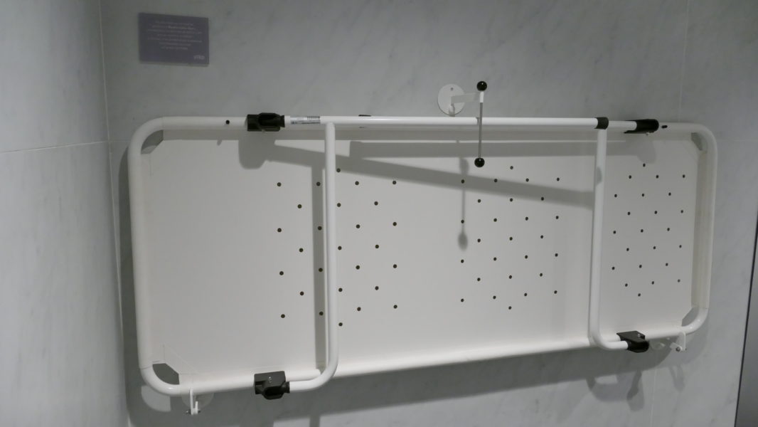 New adapted stretcher at the PRBB: a story of resilience - El·lipse